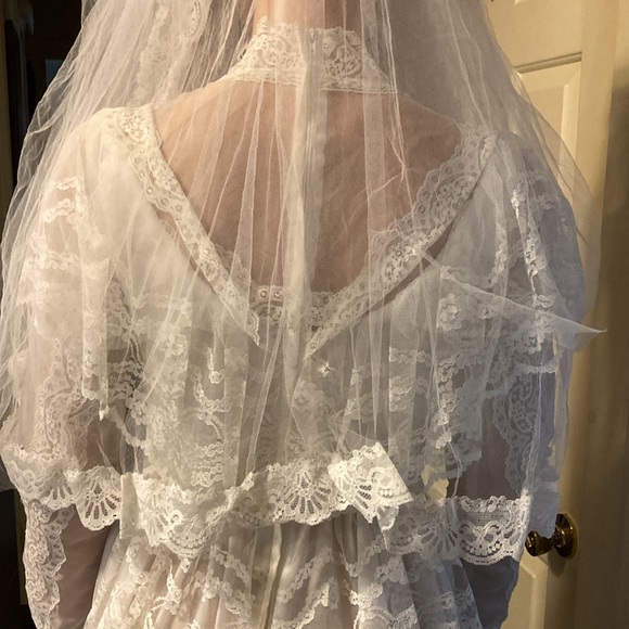 Dresses | Vintage Wedding Gown With Veil Union Made Label | Poshmark